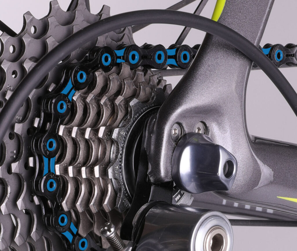 KMC DLC 11 Speed Chain, Black, Black/Red - Uccello Cycles